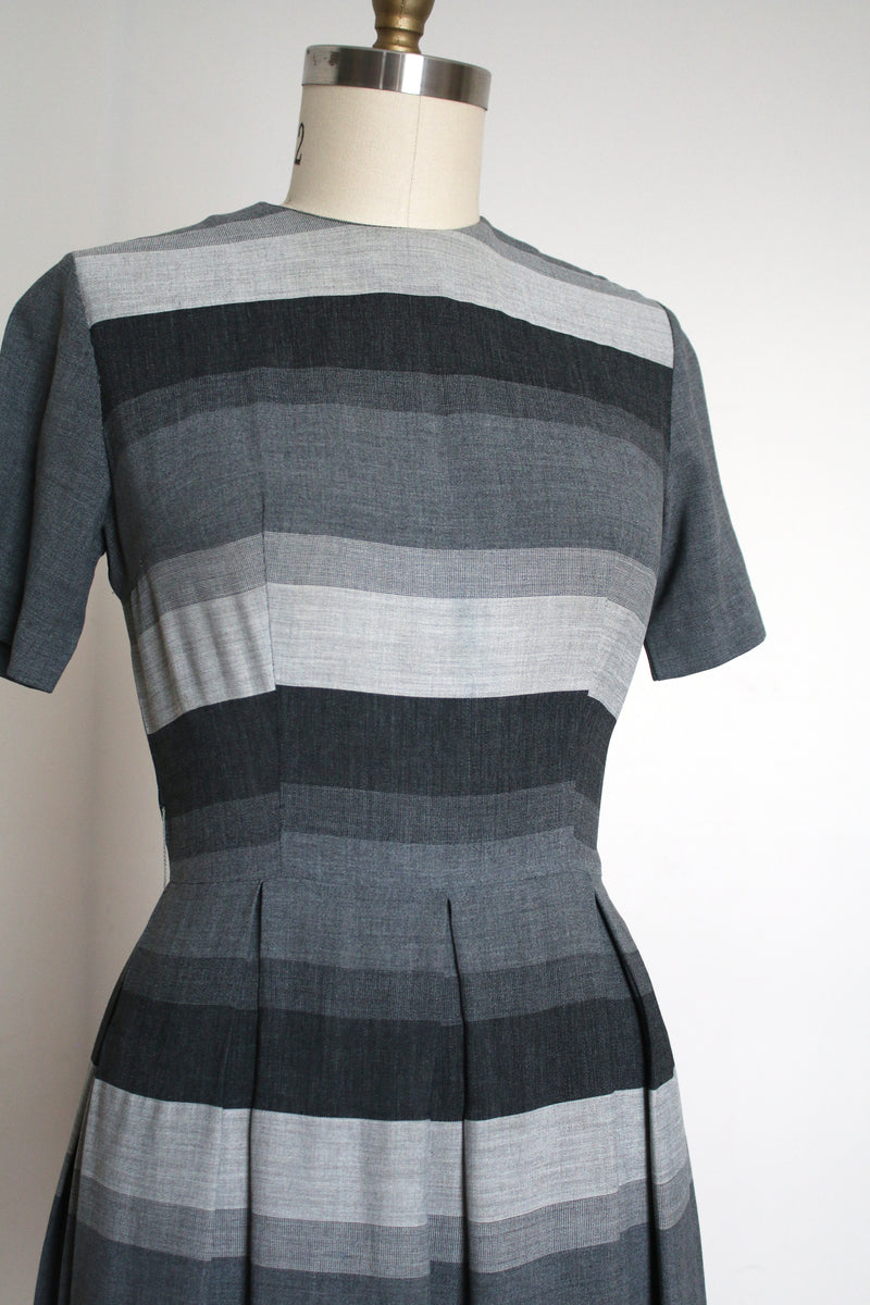 vintage 1940s monochromatic dress {s} – Trunk of Dresses